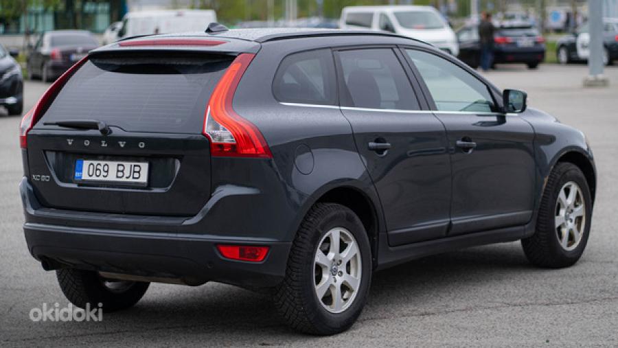 Pelēks Volvo XC60 2010 Tallina, ar dzinēja tilpumu 2.40 L un nobraukumu 303 tūkst. km par 6500 €, foto 4 vietnē AUTOMOTO.COM.LV