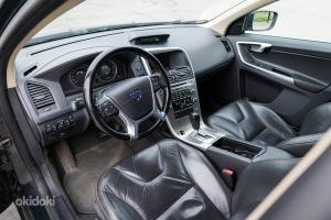 Pelēks Volvo XC60 2010 Tallina, ar dzinēja tilpumu 2.40 L un nobraukumu 303 tūkst. km par 6500 €, foto 5 vietnē AUTOMOTO.COM.LV