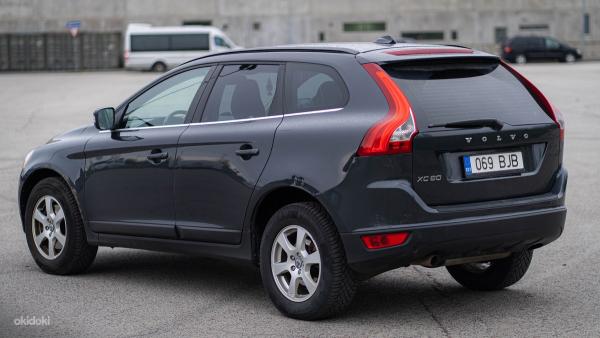 Grey Volvo XC60 2010 in Tallinn, with an engine capacity of 2.40 L and mileage of 303 thousand km for 6500 €, photo 7 on AUTOMOTO.COM.LV