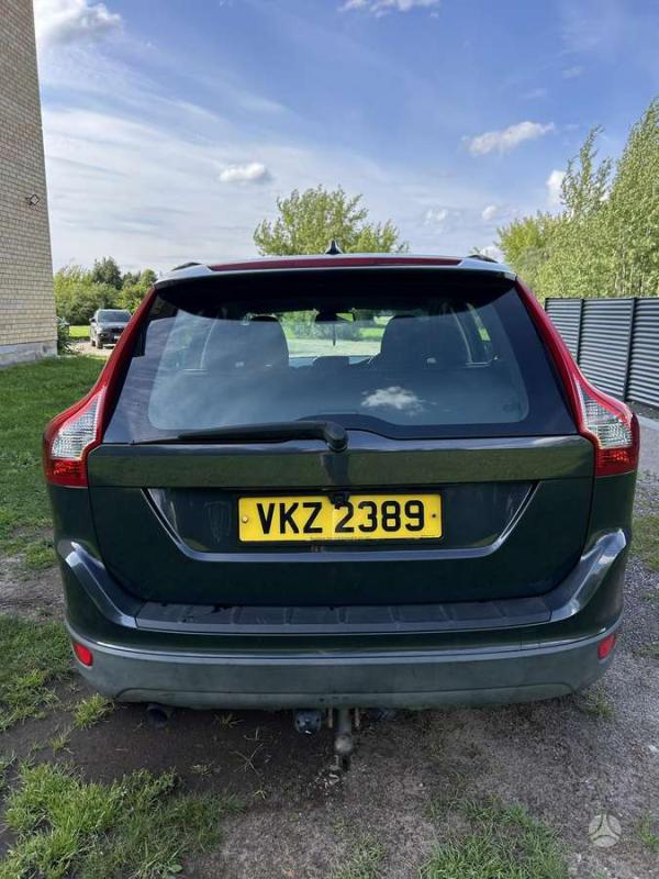 Pelēks Volvo XC60 2010 Panevēža, ar dzinēja tilpumu 2.40 L un nobraukumu 238 tūkst. km par 2500 €, foto 8 vietnē AUTOMOTO.COM.LV