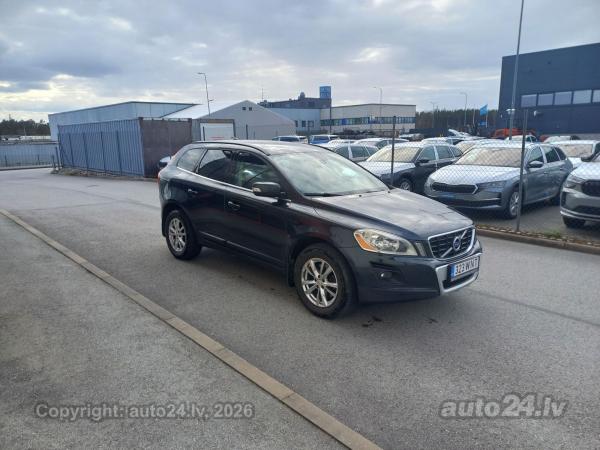 Pelēks Volvo XC60 2010 Tallina, ar dzinēja tilpumu 2.40 L un nobraukumu 309 tūkst. km par 8499 €, foto 4 vietnē AUTOMOTO.COM.LV