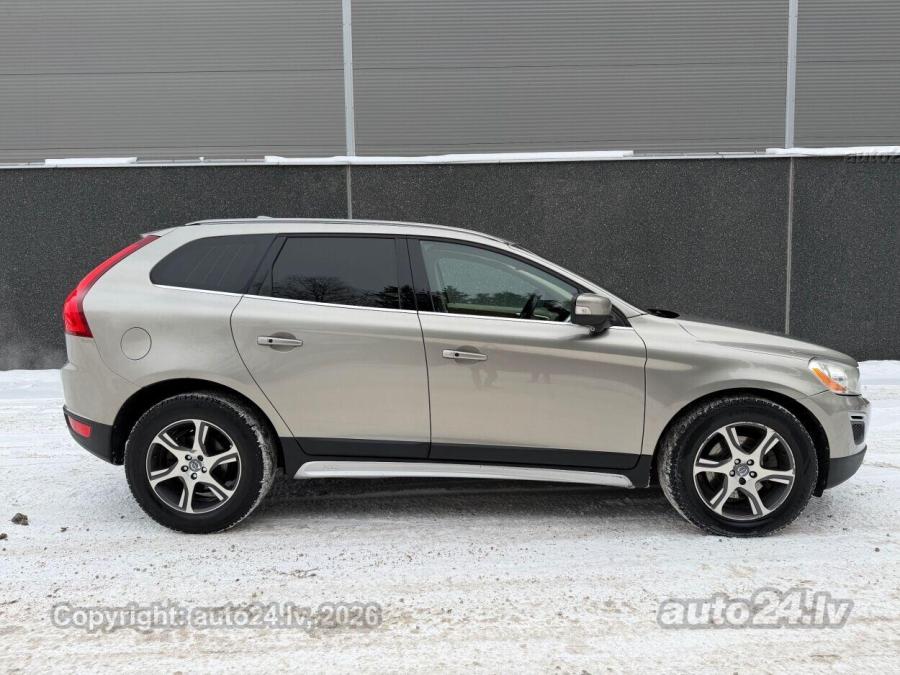 Grey Volvo XC60 2011 in Parnu, with an engine capacity of 2.00 L and mileage of 400 thousand km for 6900 €, photo 2 on AUTOMOTO.COM.LV