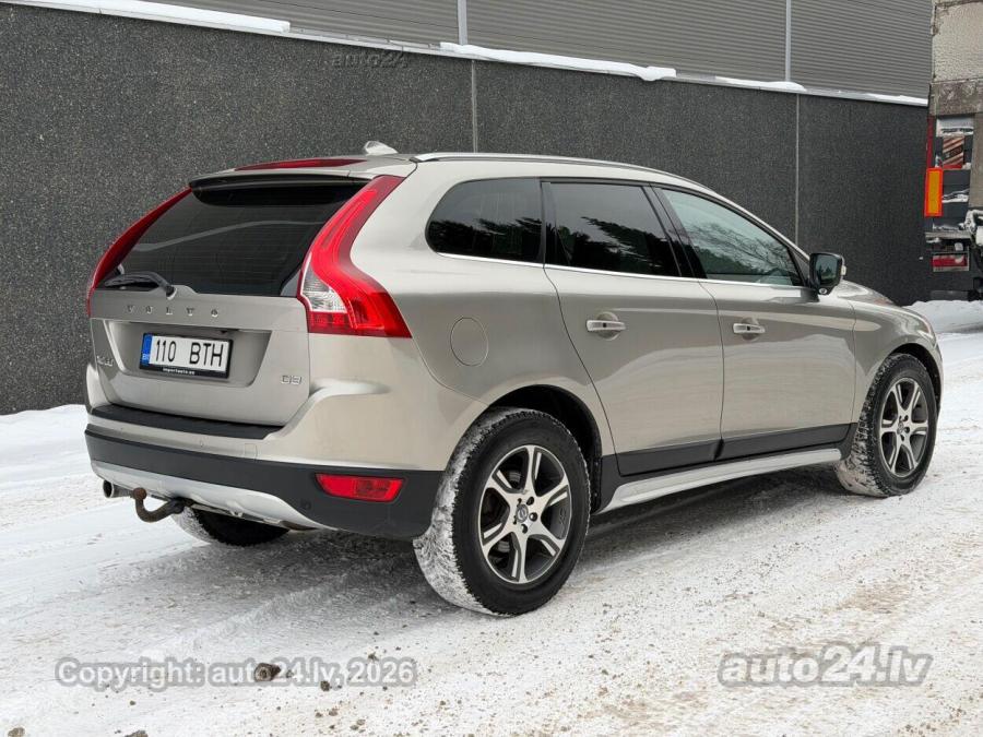 Grey Volvo XC60 2011 in Parnu, with an engine capacity of 2.00 L and mileage of 400 thousand km for 6900 €, photo 3 on AUTOMOTO.COM.LV