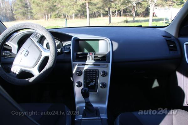 Pelēks Volvo XC60 2011 Tallina, ar dzinēja tilpumu 2.00 L un nobraukumu 149 tūkst. km par 12600 €, foto 8 vietnē AUTOMOTO.COM.LV