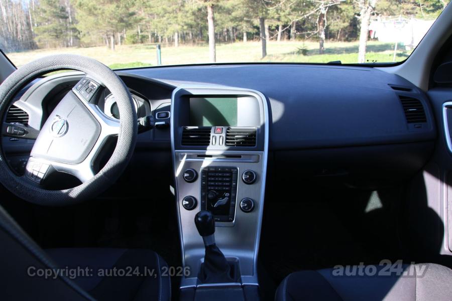 Grey Volvo XC60 2011 in Tallinn, with an engine capacity of 2.00 L and mileage of 149 thousand km for 12600 €, photo 9 on AUTOMOTO.COM.LV