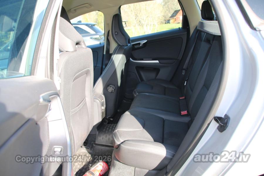 Grey Volvo XC60 2011 in Tallinn, with an engine capacity of 2.00 L and mileage of 149 thousand km for 12600 €, photo 10 on AUTOMOTO.COM.LV