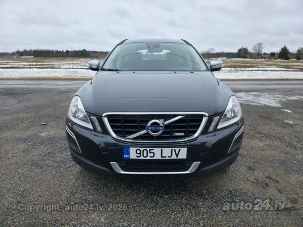 Pelēks Volvo XC60 2012 Paide, ar dzinēja tilpumu 2.40 L un nobraukumu 201 tūkst. km par 11800 €, foto 2 vietnē AUTOMOTO.COM.LV