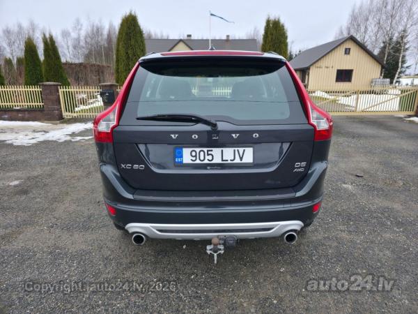 Pelēks Volvo XC60 2012 Paide, ar dzinēja tilpumu 2.40 L un nobraukumu 201 tūkst. km par 11800 €, foto 6 vietnē AUTOMOTO.COM.LV