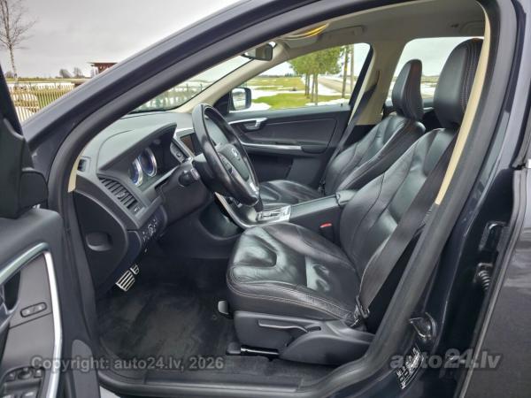 Pelēks Volvo XC60 2012 Paide, ar dzinēja tilpumu 2.40 L un nobraukumu 201 tūkst. km par 11800 €, foto 10 vietnē AUTOMOTO.COM.LV