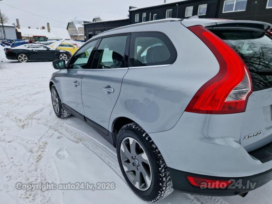 Grey Volvo XC60 2012 in Tartu, with an engine capacity of 2.00 L and mileage of 349 thousand km for 7000 €, photo 7 on AUTOMOTO.COM.LV
