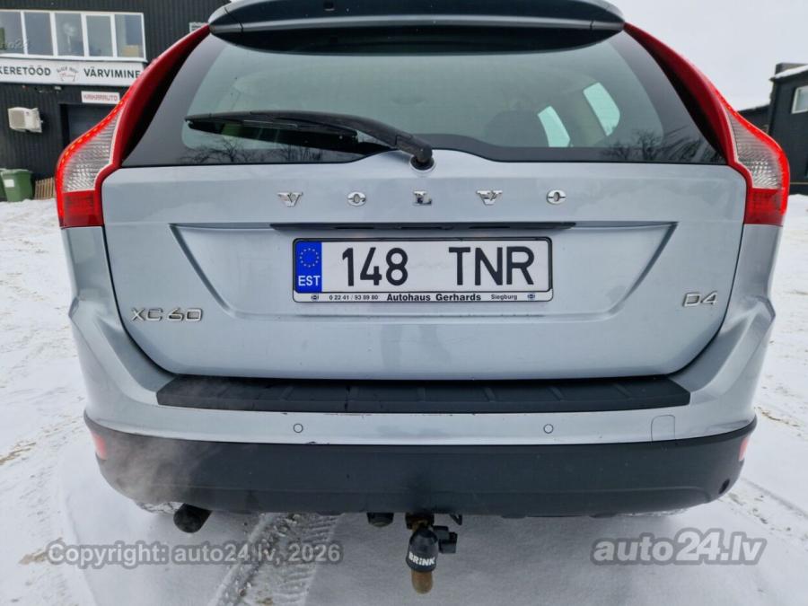 Grey Volvo XC60 2012 in Tartu, with an engine capacity of 2.00 L and mileage of 349 thousand km for 7000 €, photo 11 on AUTOMOTO.COM.LV