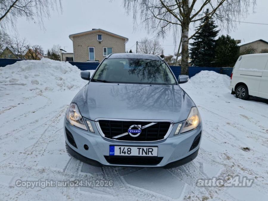 Grey Volvo XC60 2012 in Tartu, with an engine capacity of 2.00 L and mileage of 349 thousand km for 7000 €, photo 12 on AUTOMOTO.COM.LV