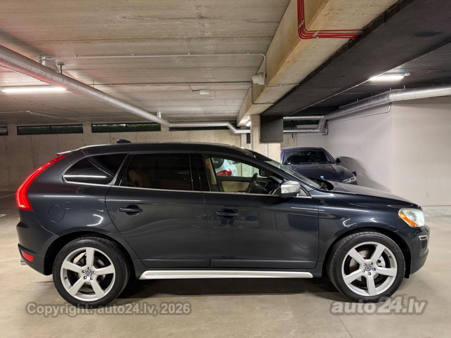 Pelēks Volvo XC60 2012 Tallina, ar dzinēja tilpumu 2.40 L un nobraukumu 246 tūkst. km par 9990 €, foto 4 vietnē AUTOMOTO.COM.LV