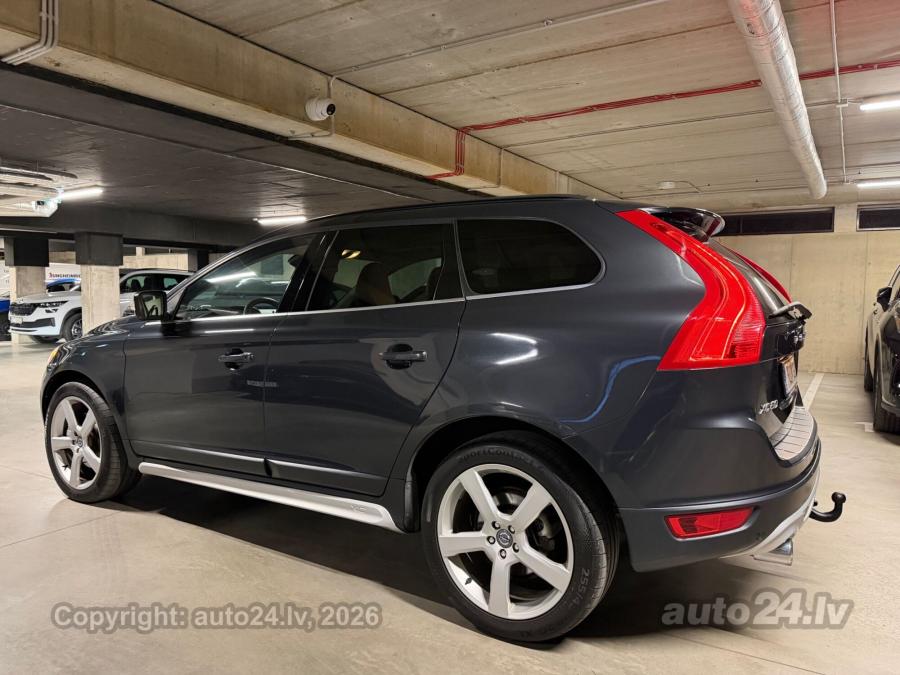 Pelēks Volvo XC60 2012 Tallina, ar dzinēja tilpumu 2.40 L un nobraukumu 246 tūkst. km par 9990 €, foto 6 vietnē AUTOMOTO.COM.LV