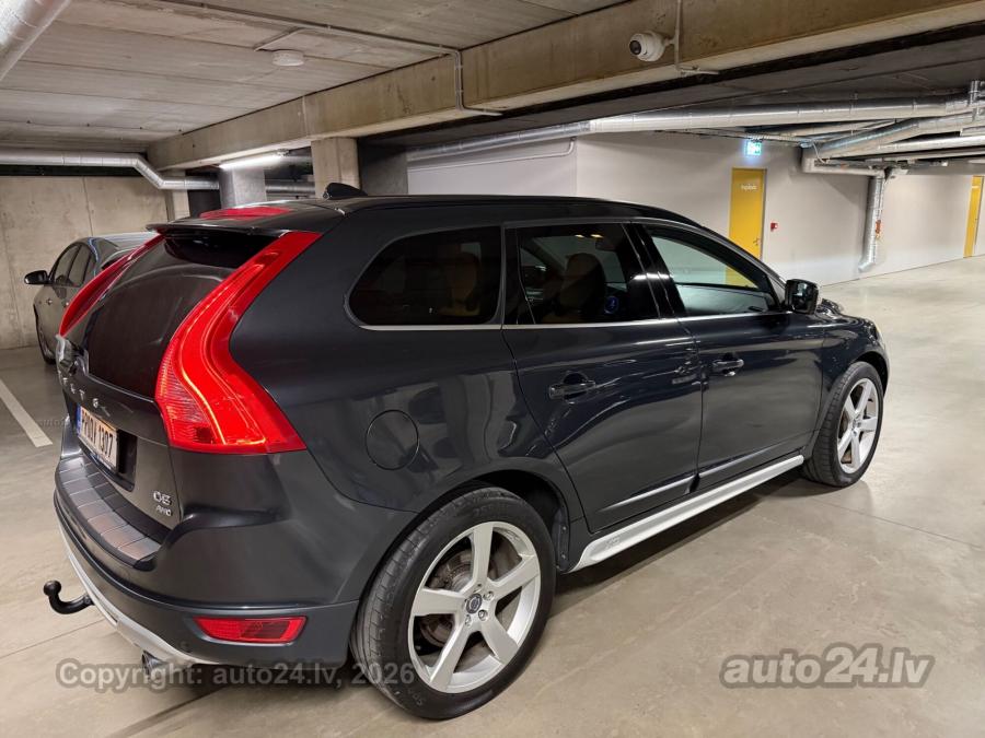 Pelēks Volvo XC60 2012 Tallina, ar dzinēja tilpumu 2.40 L un nobraukumu 246 tūkst. km par 9990 €, foto 9 vietnē AUTOMOTO.COM.LV