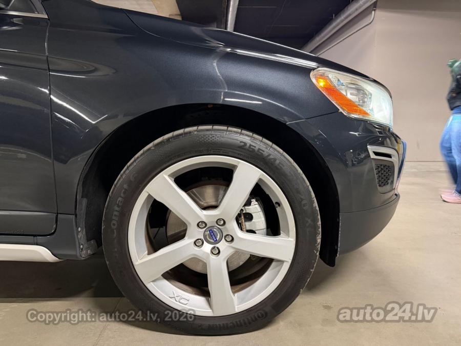 Pelēks Volvo XC60 2012 Tallina, ar dzinēja tilpumu 2.40 L un nobraukumu 246 tūkst. km par 9990 €, foto 13 vietnē AUTOMOTO.COM.LV