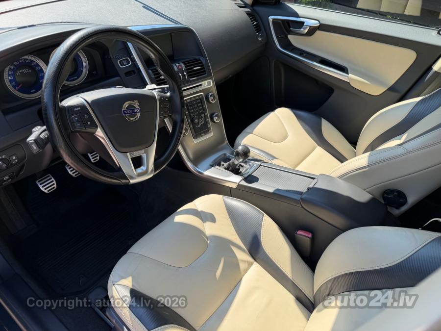 Pelēks Volvo XC60 2012 Tallina, ar dzinēja tilpumu 2.40 L un nobraukumu 246 tūkst. km par 9990 €, foto 18 vietnē AUTOMOTO.COM.LV