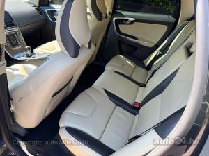 Pelēks Volvo XC60 2012 Tallina, ar dzinēja tilpumu 2.40 L un nobraukumu 246 tūkst. km par 9990 €, foto 23 vietnē AUTOMOTO.COM.LV