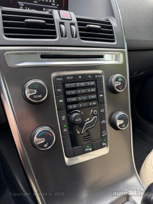 Pelēks Volvo XC60 2012 Tallina, ar dzinēja tilpumu 2.40 L un nobraukumu 246 tūkst. km par 9990 €, foto 26 vietnē AUTOMOTO.COM.LV