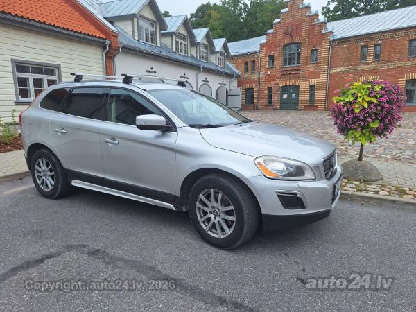 Grey Volvo XC60 2012 in Paide, with an engine capacity of 2.40 L and mileage of 278 thousand km for 9678 €, photo 1 on AUTOMOTO.COM.LV
