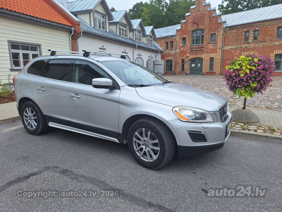 Grey Volvo XC60 2012 in Paide, with an engine capacity of 2.40 L and mileage of 278 thousand km for 9678 €, photo 1 on AUTOMOTO.COM.LV