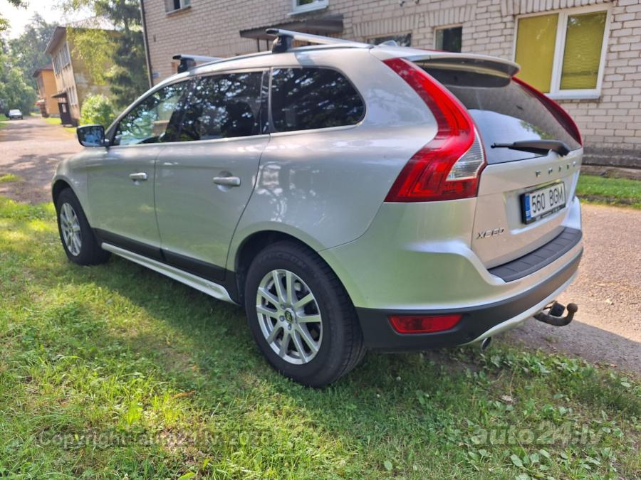 Grey Volvo XC60 2012 in Paide, with an engine capacity of 2.40 L and mileage of 278 thousand km for 9678 €, photo 3 on AUTOMOTO.COM.LV