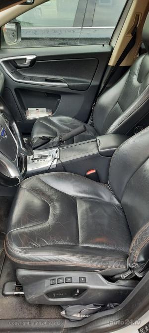 Grey Volvo XC60 2012 in Paide, with an engine capacity of 2.40 L and mileage of 278 thousand km for 9678 €, photo 7 on AUTOMOTO.COM.LV