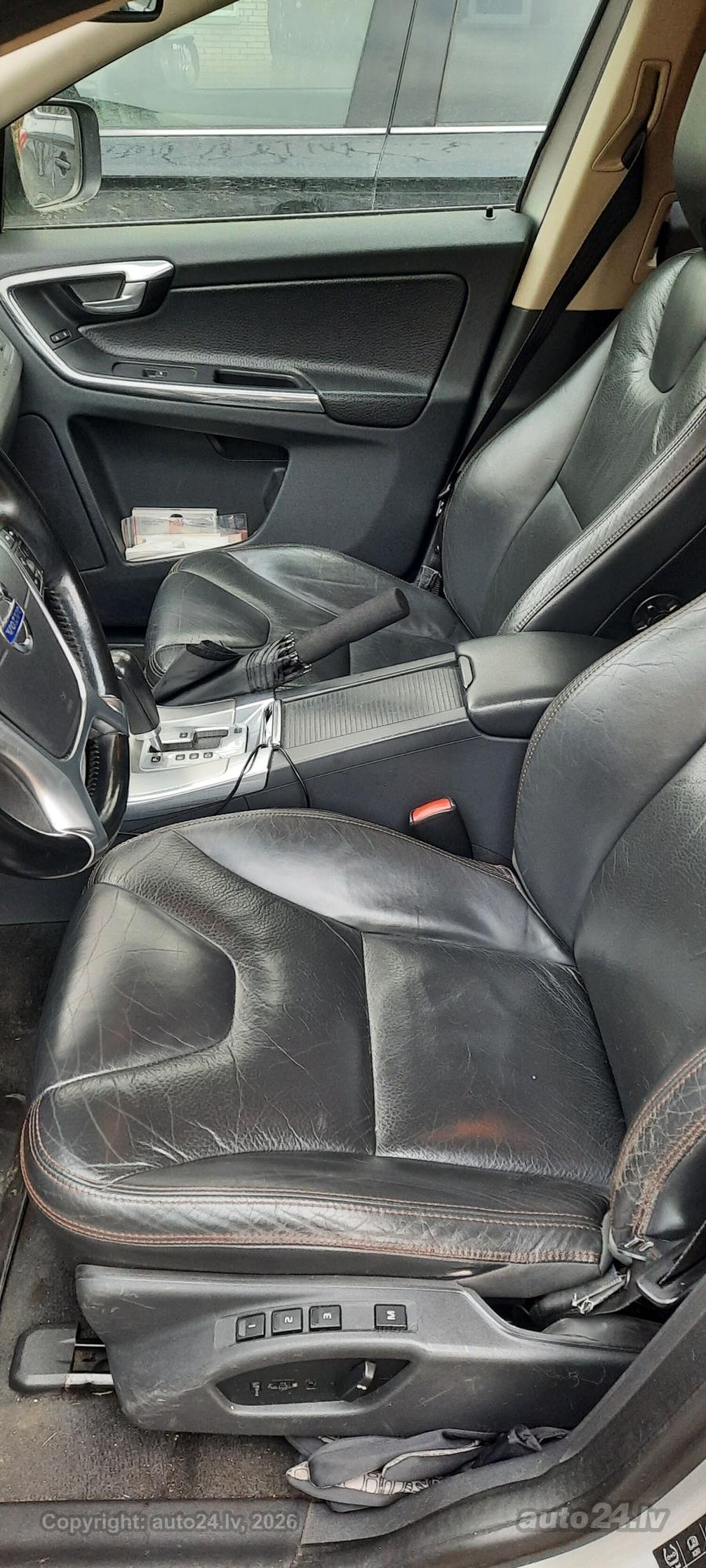Grey Volvo XC60 2012 in Paide, with an engine capacity of 2.40 L and mileage of 278 thousand km for 9678 €, photo 7 on AUTOMOTO.COM.LV