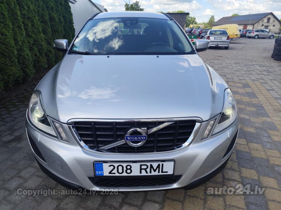 Grey Volvo XC60 2012 in Paide, with an engine capacity of 2.00 L and mileage of 250 thousand km for 7990 €, photo 3 on AUTOMOTO.COM.LV