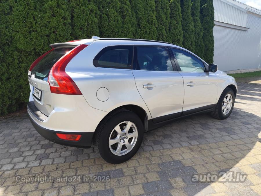 Grey Volvo XC60 2012 in Paide, with an engine capacity of 2.00 L and mileage of 250 thousand km for 7990 €, photo 7 on AUTOMOTO.COM.LV