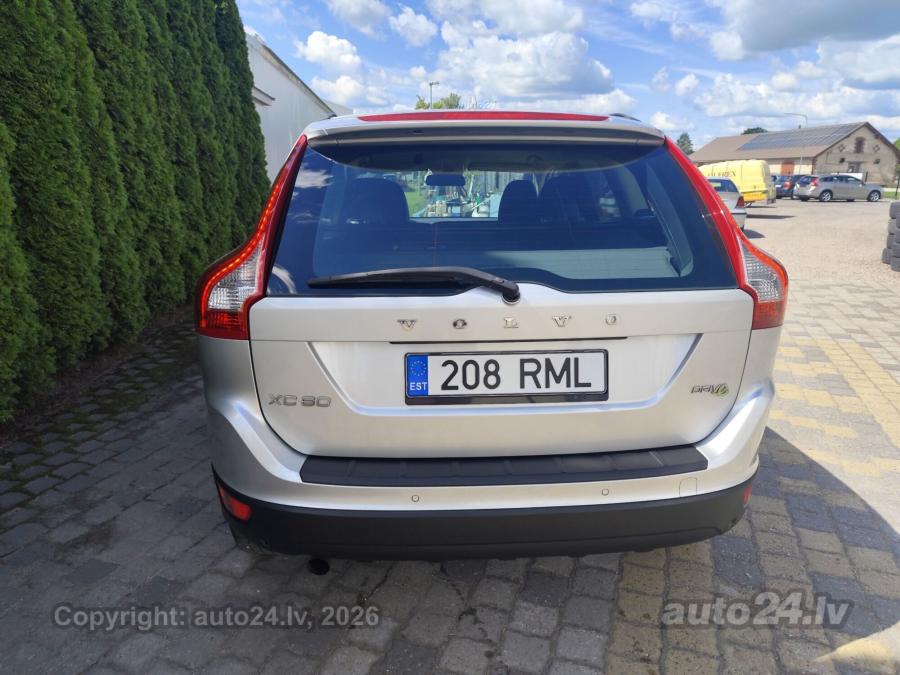Grey Volvo XC60 2012 in Paide, with an engine capacity of 2.00 L and mileage of 250 thousand km for 7990 €, photo 8 on AUTOMOTO.COM.LV