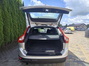 Grey Volvo XC60 2012 in Paide, with an engine capacity of 2.00 L and mileage of 250 thousand km for 7990 €, photo 12 on AUTOMOTO.COM.LV