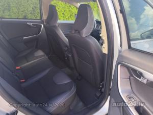 Grey Volvo XC60 2012 in Paide, with an engine capacity of 2.00 L and mileage of 250 thousand km for 7990 €, photo 15 on AUTOMOTO.COM.LV