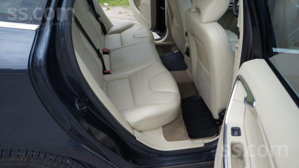 Volvo XC60 2012 in Jurmala on AUTOMOTO.COM.LV Grey Volvo XC60 2012 in Jurmala, with an engine capacity of 2.00 L and mileage of 285 thousand km for 8990 €, photo 10 on AUTOMOTO.COM.LV