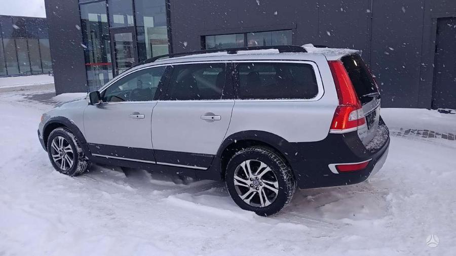 Grey Volvo XC60 2014 in Siauliai, with an engine capacity of 3.20 L and mileage of 362 thousand km for 9999 €, photo 7 on AUTOMOTO.COM.LV