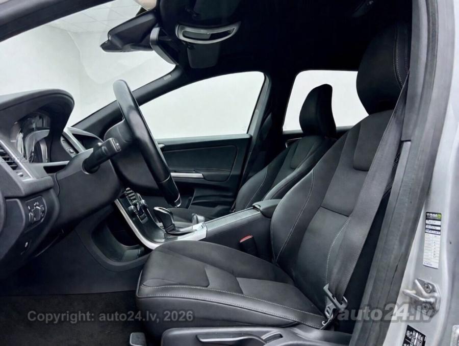 Pelēks Volvo XC60 2014 Pērnava, ar dzinēja tilpumu 2.40 L un nobraukumu 167 tūkst. km par 15990 €, foto 9 vietnē AUTOMOTO.COM.LV