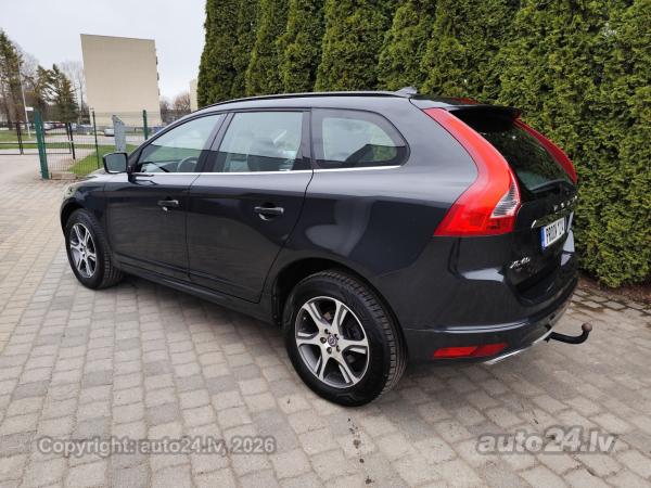 Pelēks Volvo XC60 2014 Paide, ar dzinēja tilpumu 2.00 L un nobraukumu 282 tūkst. km par 10989 €, foto 4 vietnē AUTOMOTO.COM.LV