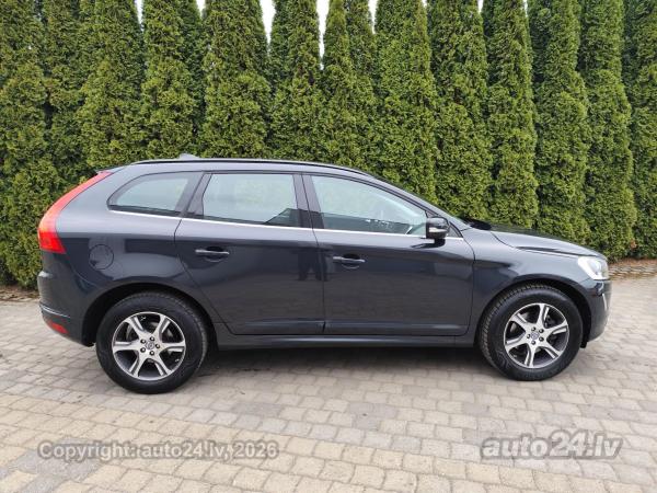 Pelēks Volvo XC60 2014 Paide, ar dzinēja tilpumu 2.00 L un nobraukumu 282 tūkst. km par 10989 €, foto 8 vietnē AUTOMOTO.COM.LV