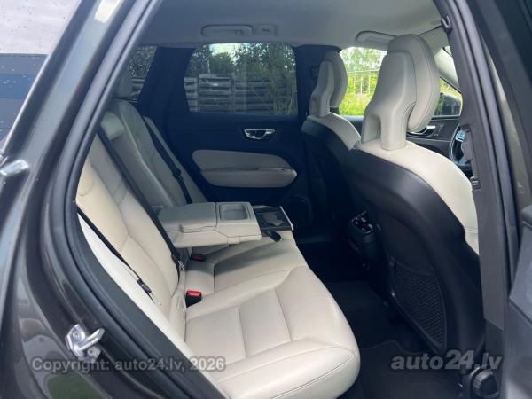 Grey Volvo XC60 2017 in Parnu, with an engine capacity of 2.00 L and mileage of 228 thousand km for 21900 €, photo 9 on AUTOMOTO.COM.LV
