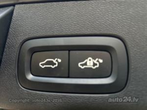 Pelēks Volvo XC60 2017 Pērnava, ar dzinēja tilpumu 2.00 L un nobraukumu 228 tūkst. km par 21900 €, foto 14 vietnē AUTOMOTO.COM.LV