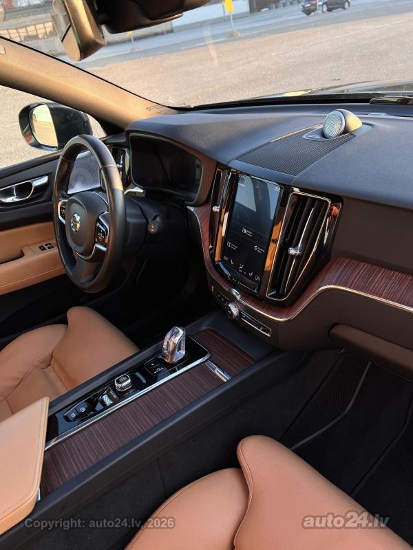 Pelēks Volvo XC60 2018 Tallina, ar dzinēja tilpumu 2.00 L un nobraukumu 184 tūkst. km par 27000 €, foto 6 vietnē AUTOMOTO.COM.LV