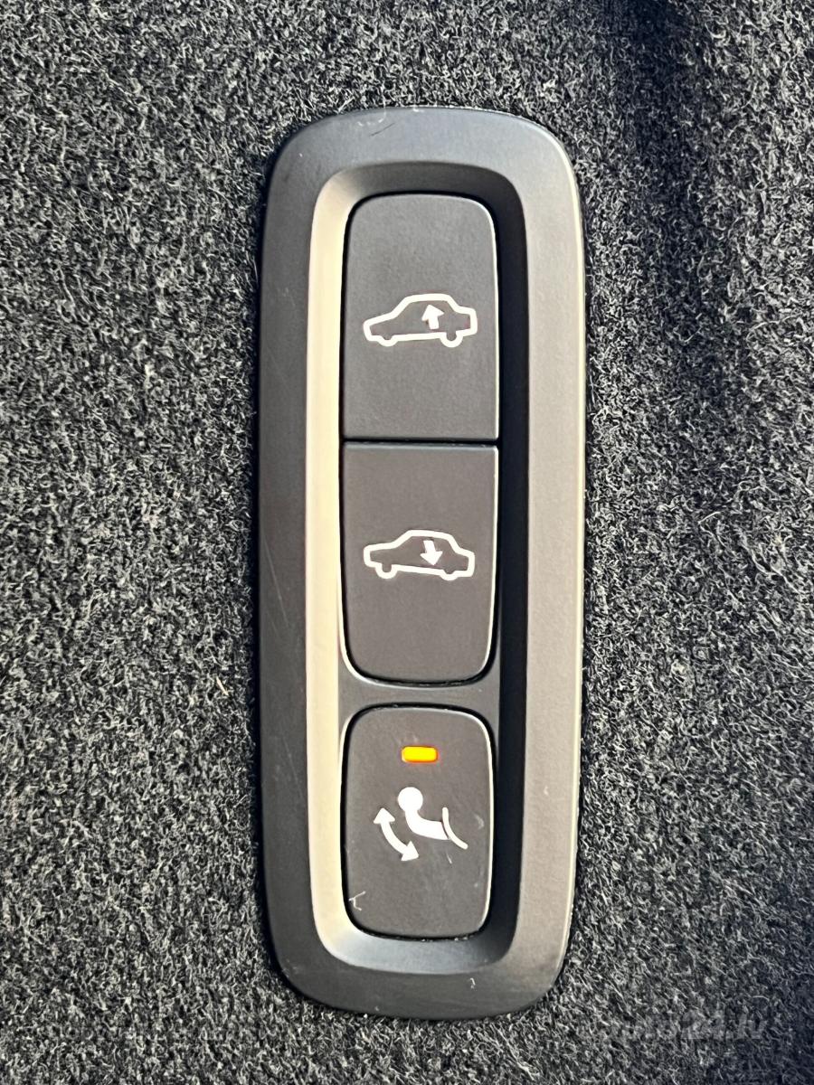 Pelēks Volvo XC60 2018 Tallina, ar dzinēja tilpumu 2.00 L un nobraukumu 184 tūkst. km par 27000 €, foto 13 vietnē AUTOMOTO.COM.LV