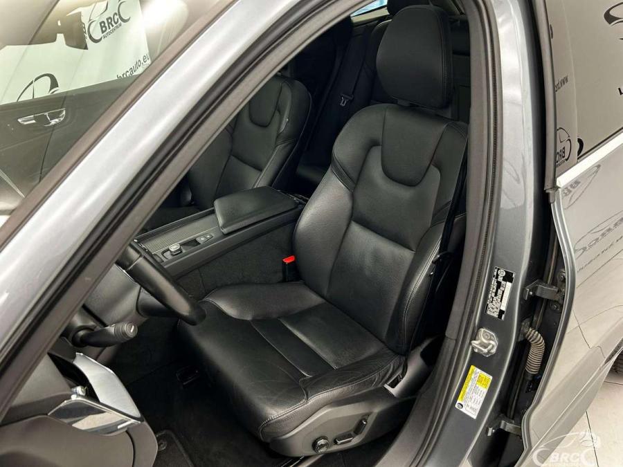 Grey Volvo XC60 2018 in Vilnius, with an engine capacity of 1.97 L and mileage of 249 thousand km for 23500 €, photo 7 on AUTOMOTO.COM.LV