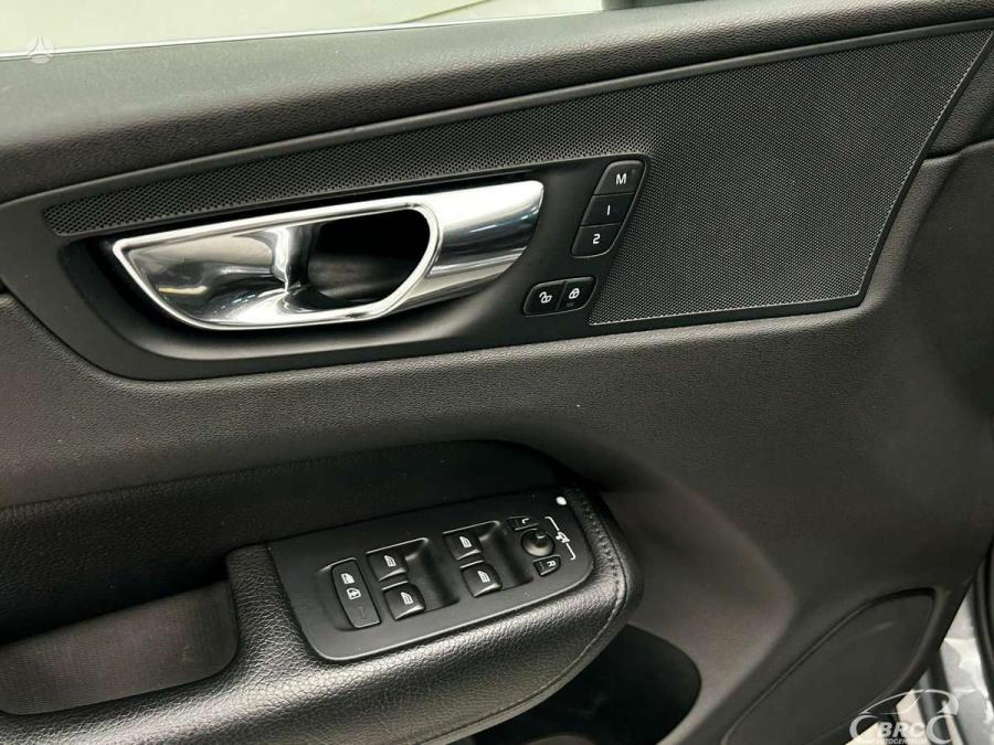 Grey Volvo XC60 2018 in Vilnius, with an engine capacity of 1.97 L and mileage of 249 thousand km for 23500 €, photo 14 on AUTOMOTO.COM.LV