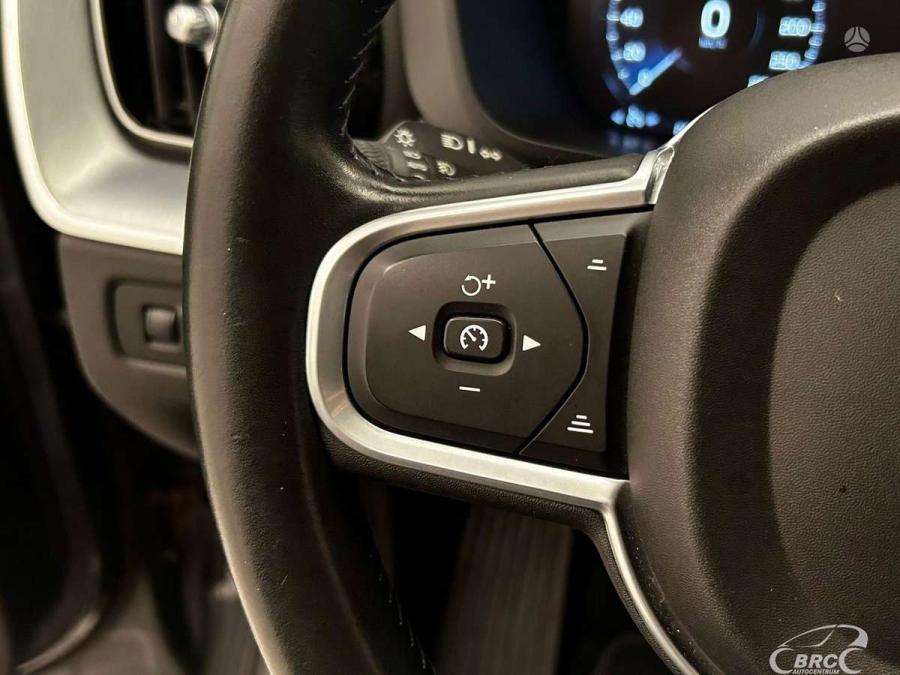 Grey Volvo XC60 2018 in Vilnius, with an engine capacity of 1.97 L and mileage of 249 thousand km for 23500 €, photo 16 on AUTOMOTO.COM.LV