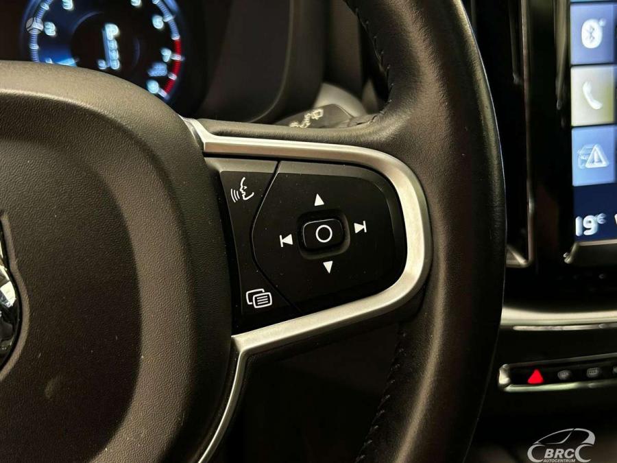 Grey Volvo XC60 2018 in Vilnius, with an engine capacity of 1.97 L and mileage of 249 thousand km for 23500 €, photo 17 on AUTOMOTO.COM.LV