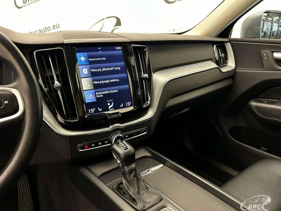 Grey Volvo XC60 2018 in Vilnius, with an engine capacity of 1.97 L and mileage of 249 thousand km for 23500 €, photo 19 on AUTOMOTO.COM.LV