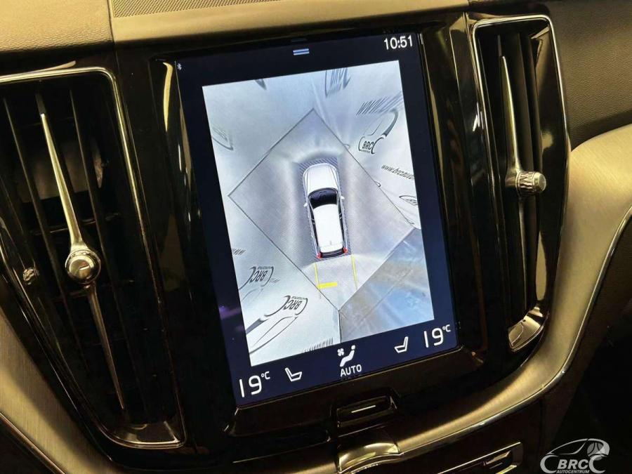 Grey Volvo XC60 2018 in Vilnius, with an engine capacity of 1.97 L and mileage of 249 thousand km for 23500 €, photo 24 on AUTOMOTO.COM.LV