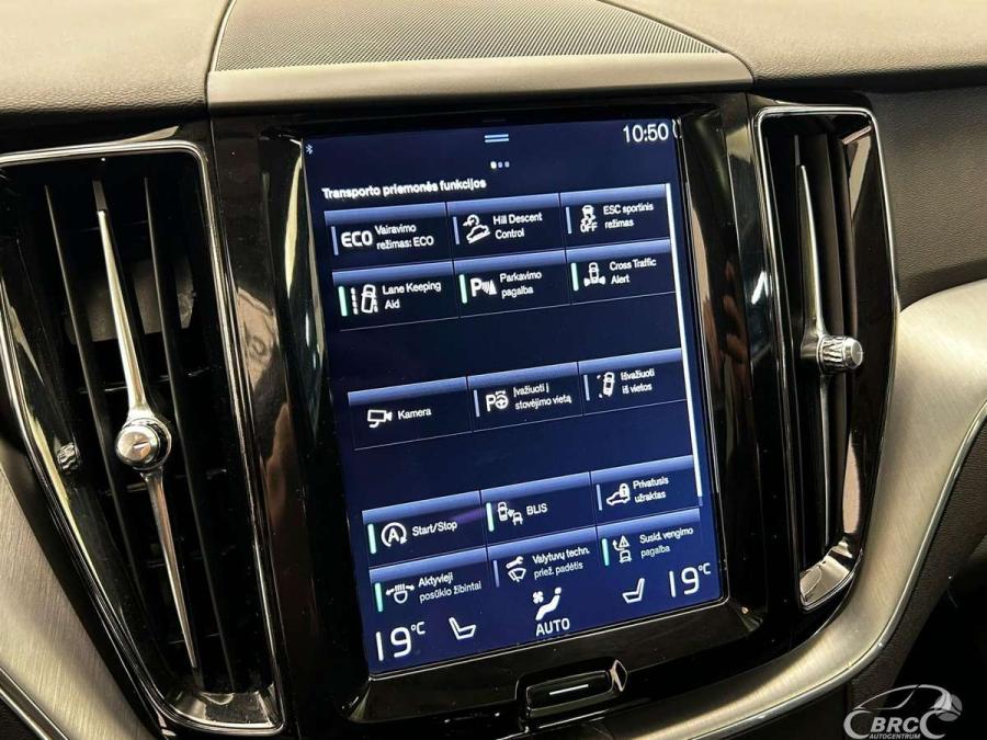 Grey Volvo XC60 2018 in Vilnius, with an engine capacity of 1.97 L and mileage of 249 thousand km for 23500 €, photo 25 on AUTOMOTO.COM.LV