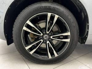 Grey Volvo XC60 2018 in Vilnius, with an engine capacity of 1.97 L and mileage of 249 thousand km for 23500 €, photo 29 on AUTOMOTO.COM.LV